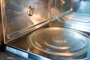 How to Clean a Microwave with Steam - Fast, Easy, No Scrubbing